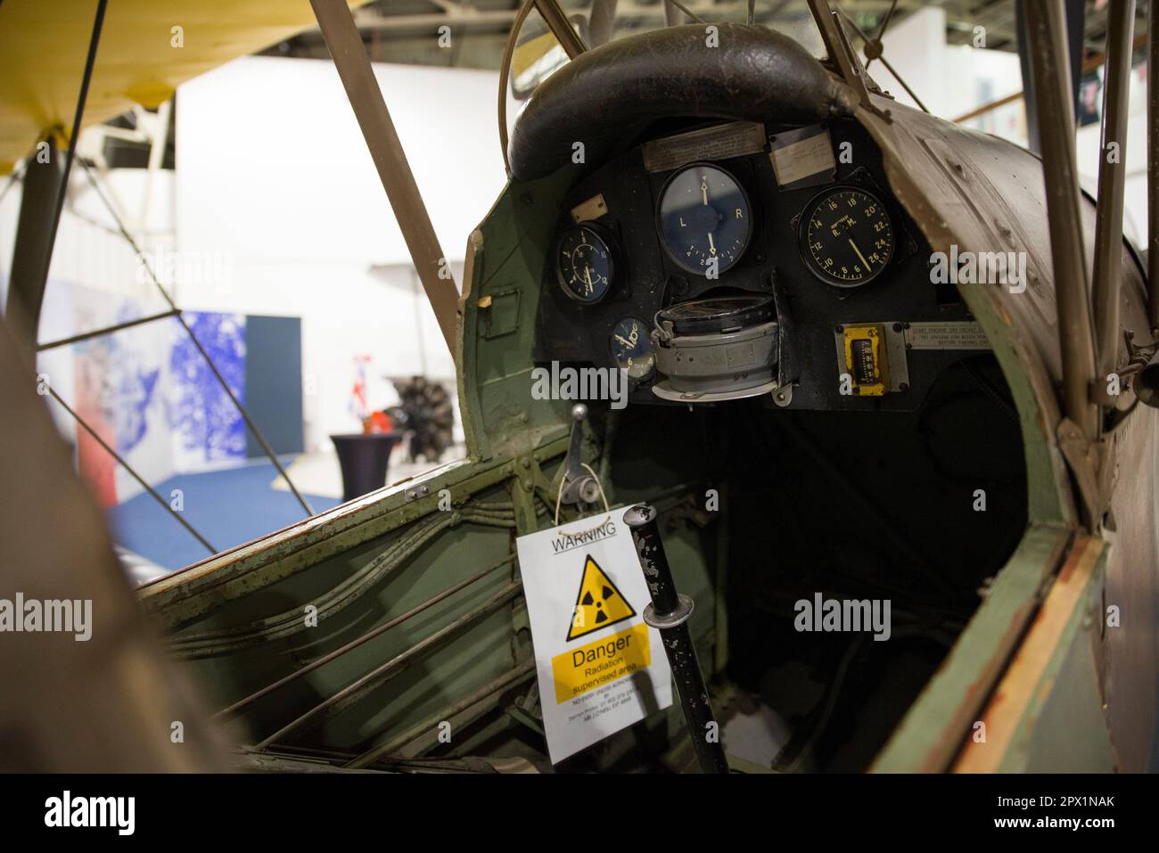 de Havilland Tiger Moth II cockpit interior Stock Photo - Alamy