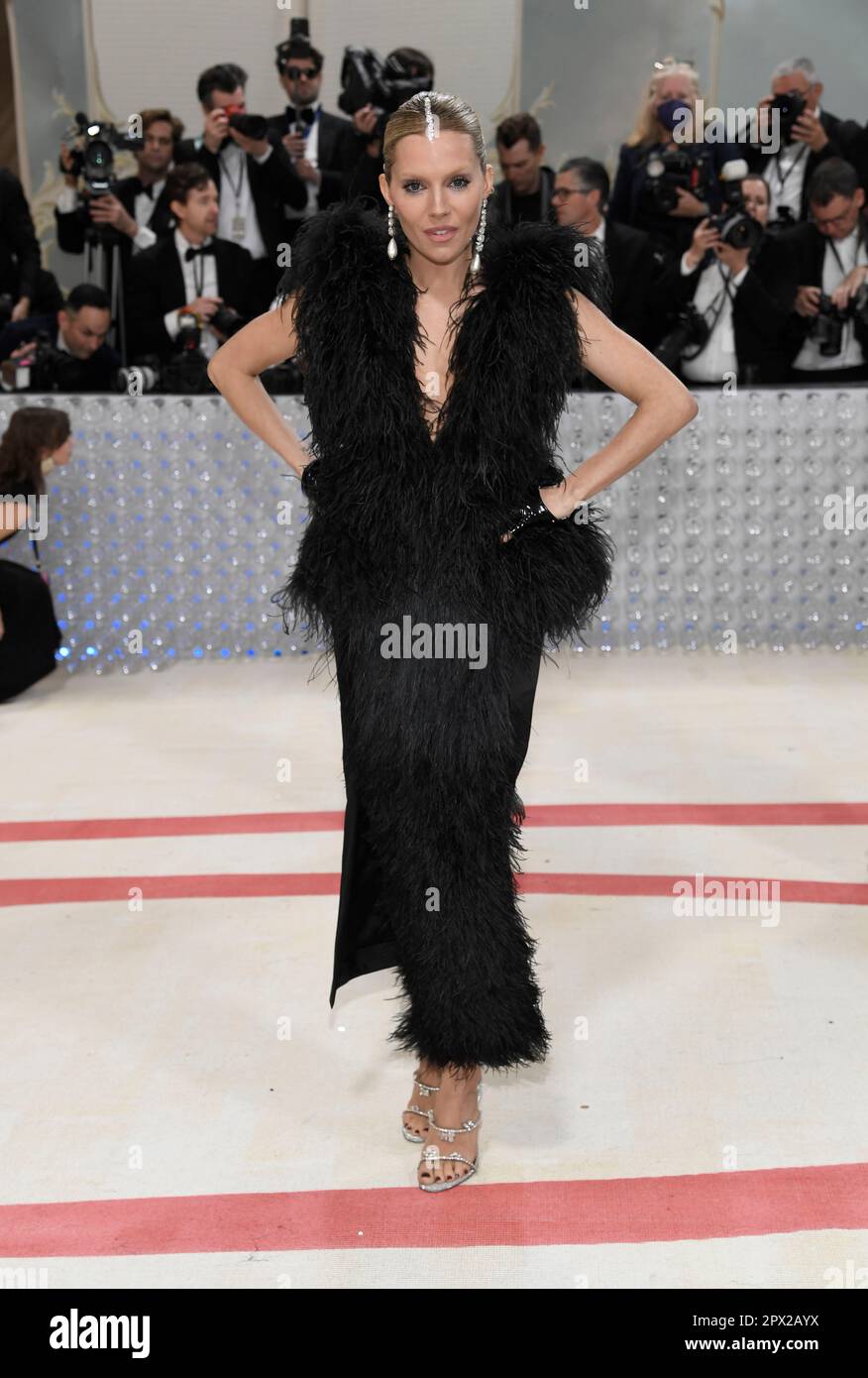 Sienna Miller attends The Metropolitan Museum of Art's Costume ...