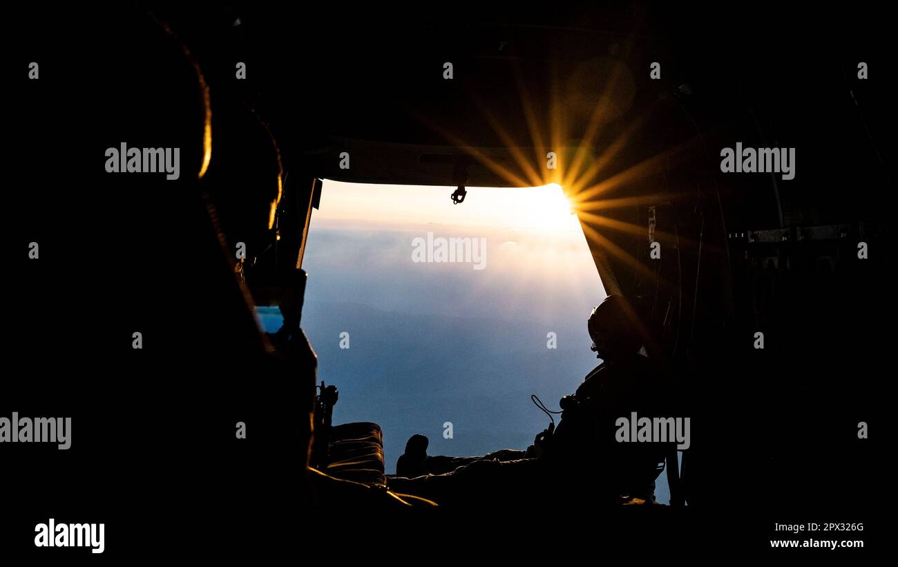 U.S. Marines assigned to Marine Medium Tiltrotor Squadron 364 (VMM-364 ...