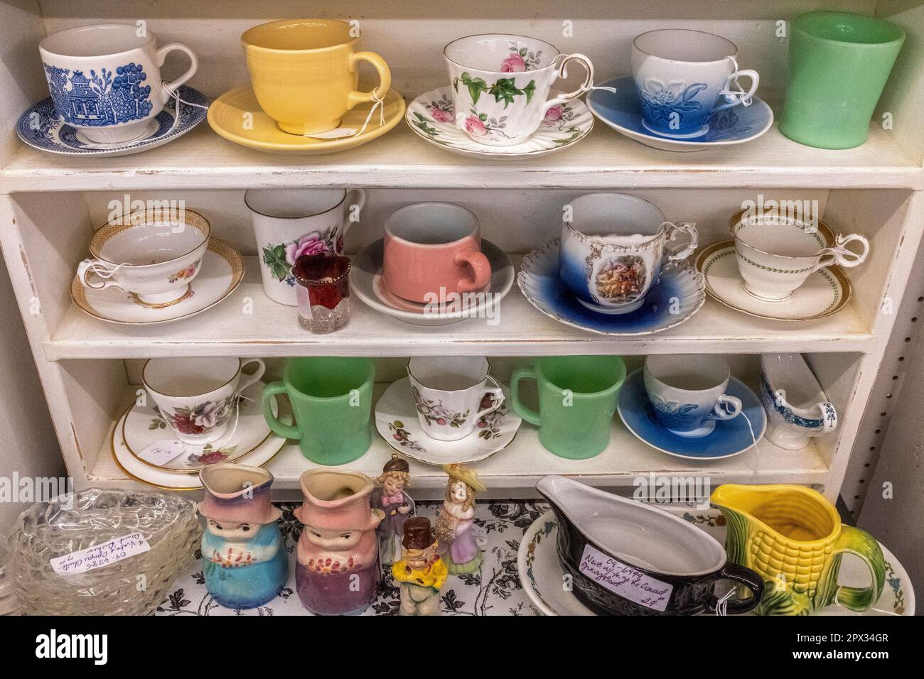 Consignment store hi-res stock photography and images - Alamy