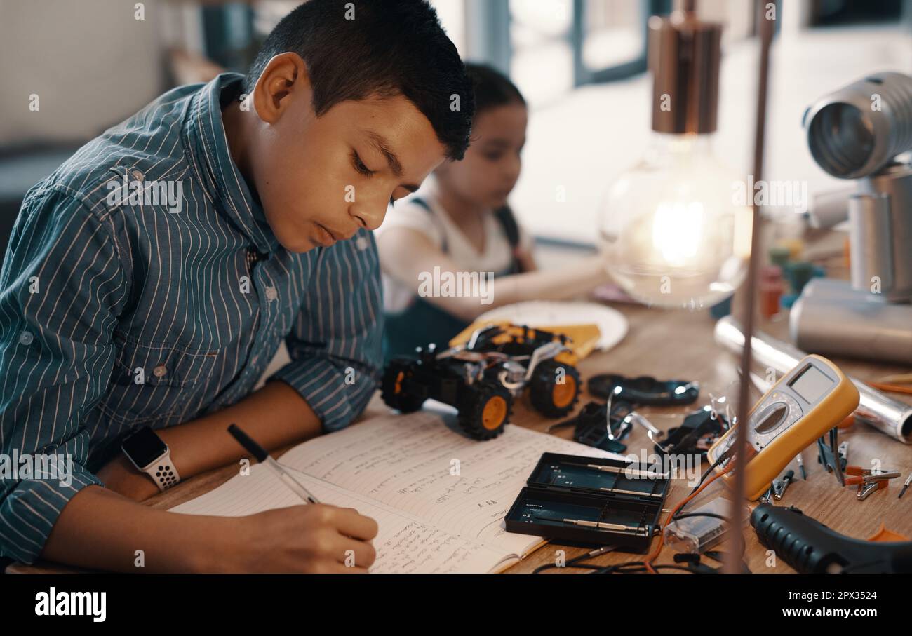 Girls boys doing homework hi-res stock photography and images - Alamy