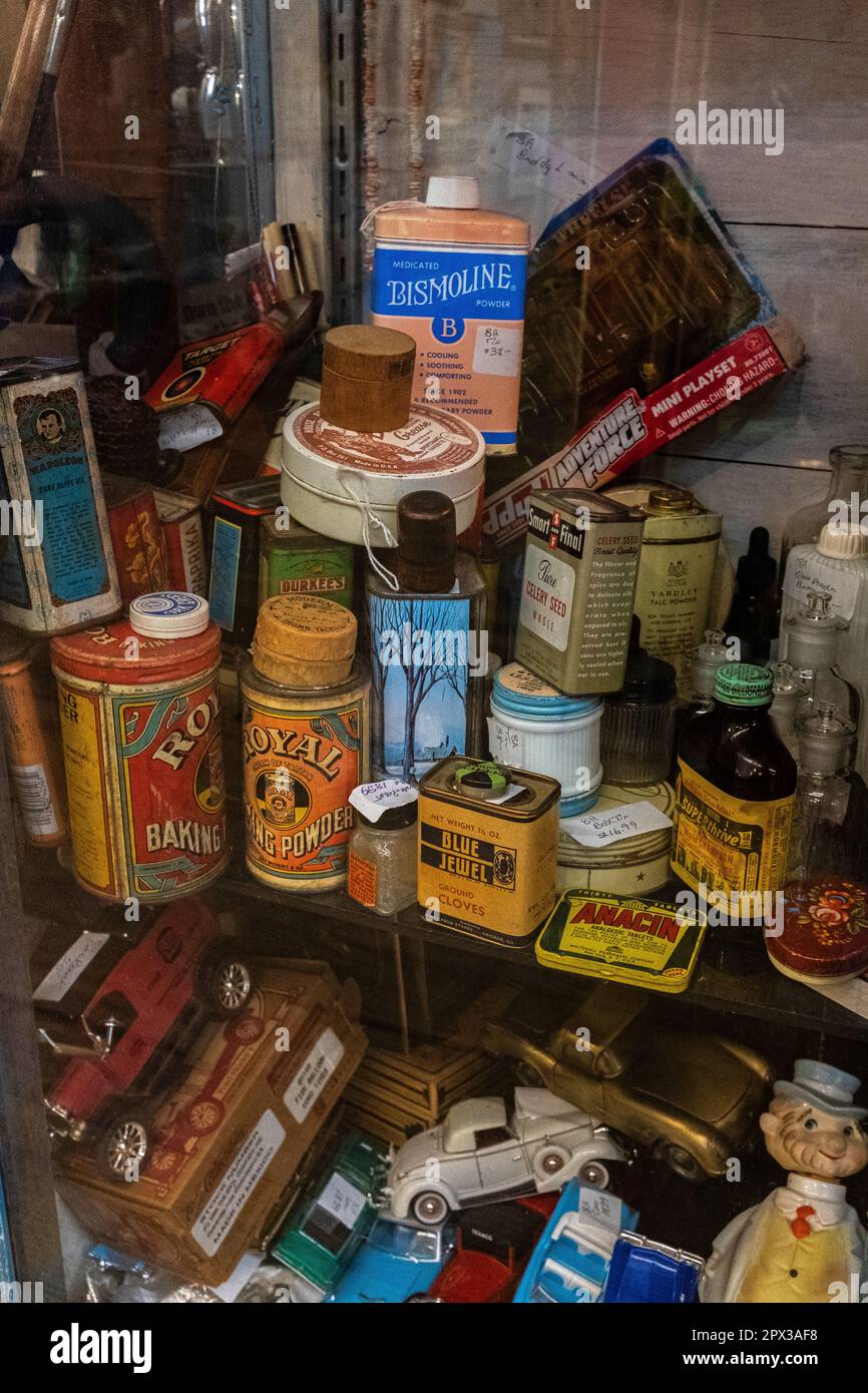 consignment shop items in Albuquerque, New Mexico Stock Photo - Alamy