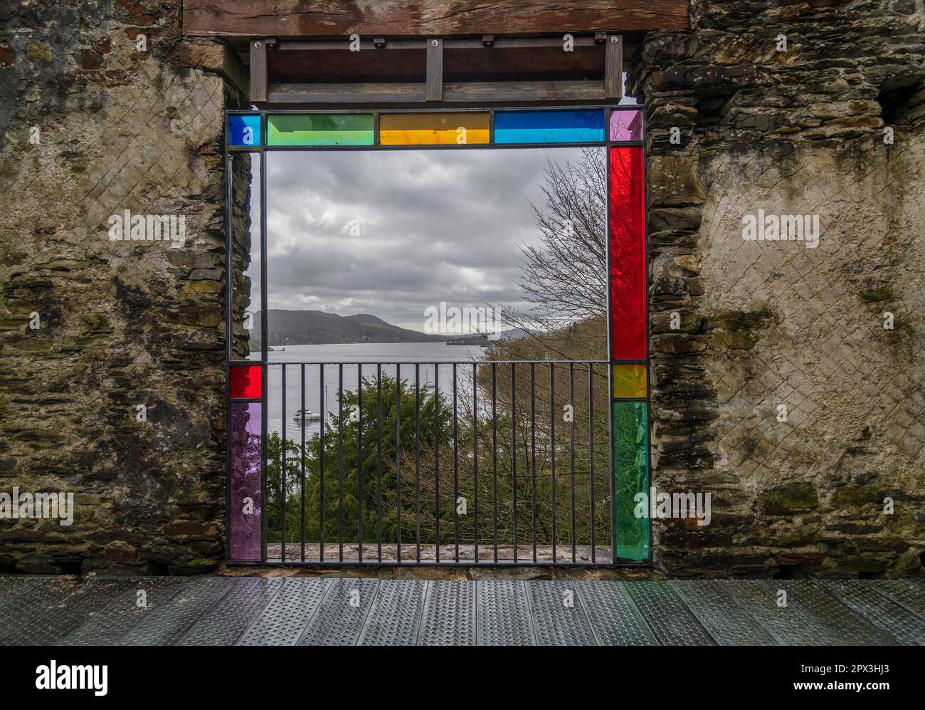 Uilding window hi-res stock photography and images - Alamy