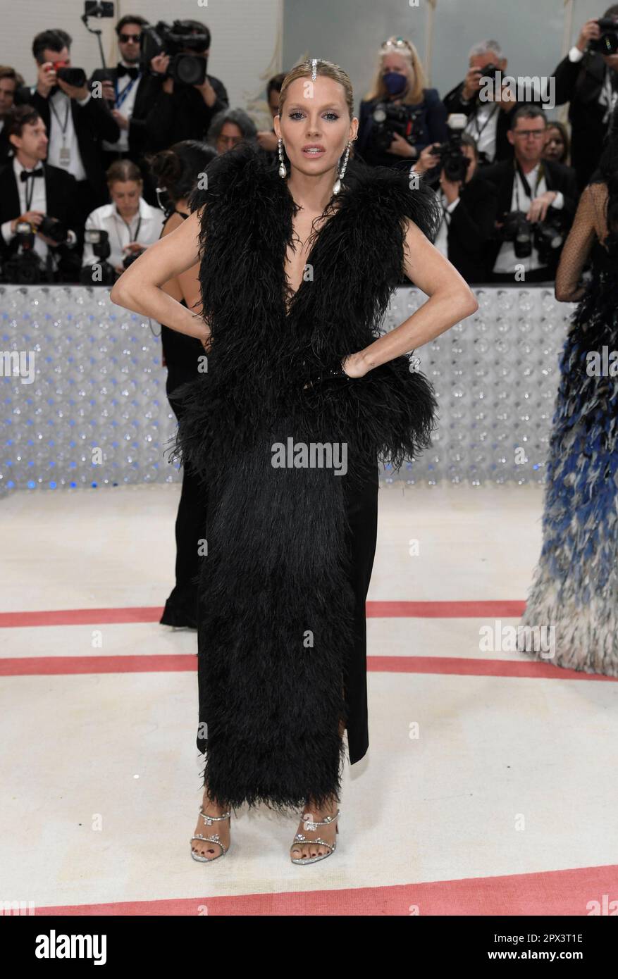 Sienna Miller attends The Metropolitan Museum of Art's Costume ...