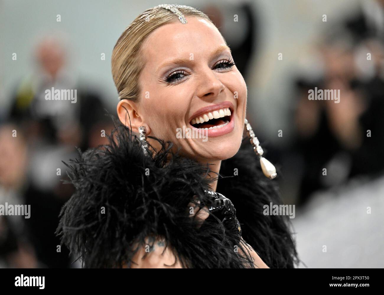 Sienna Miller attends The Metropolitan Museum of Art's Costume ...