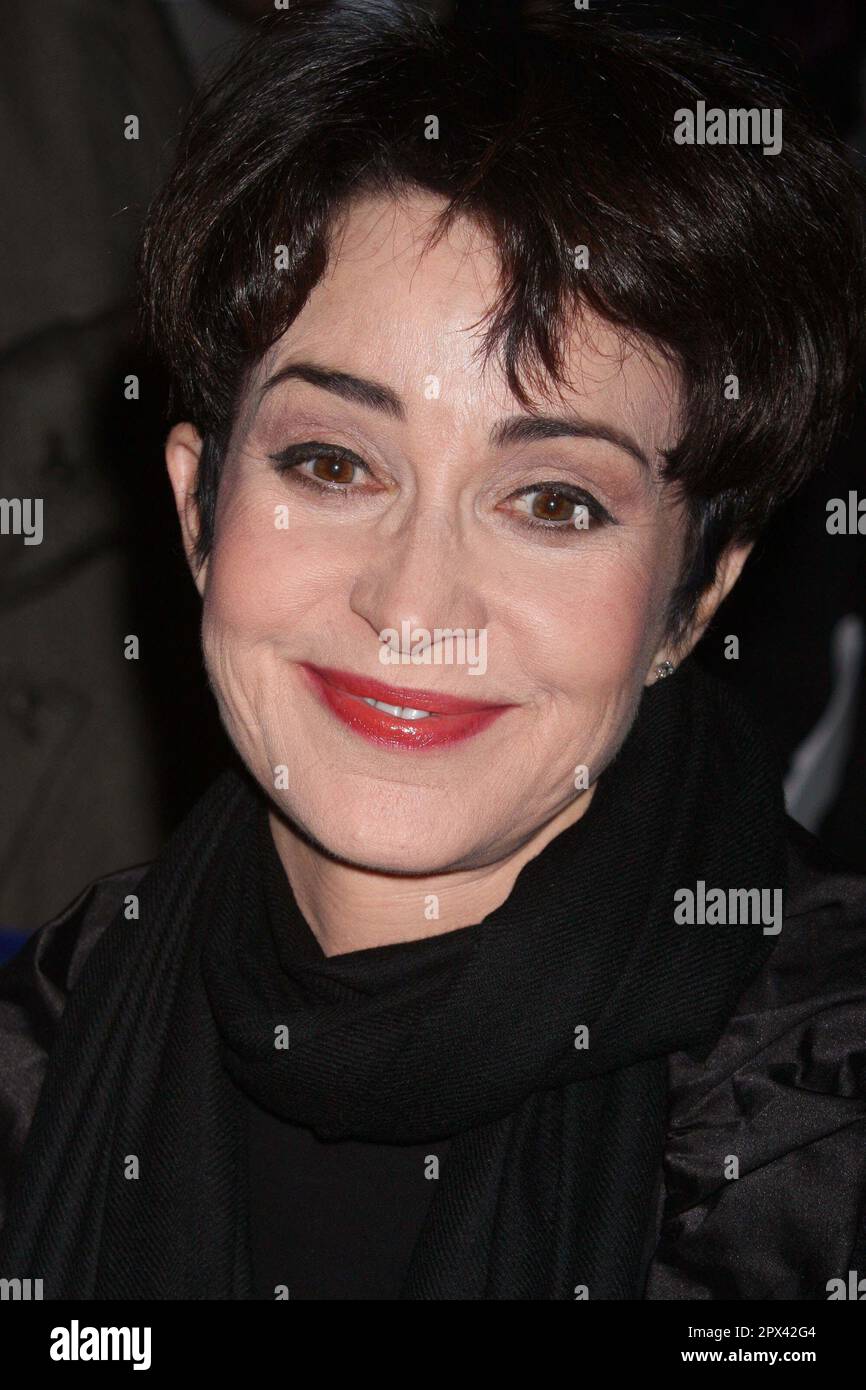 Annie Potts attends the opening night performance of Arthur Miller's "A ...