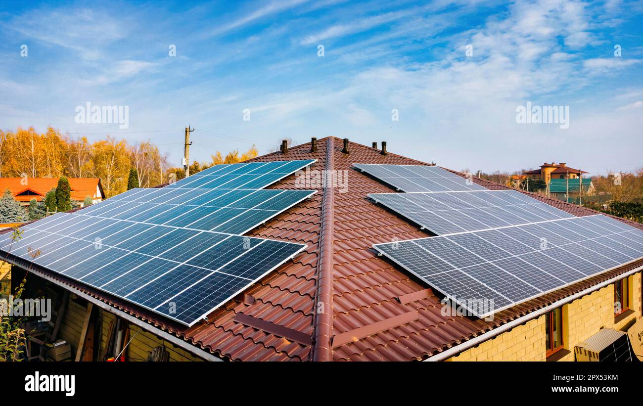 Solar panel photos hi-res stock photography and images - Alamy