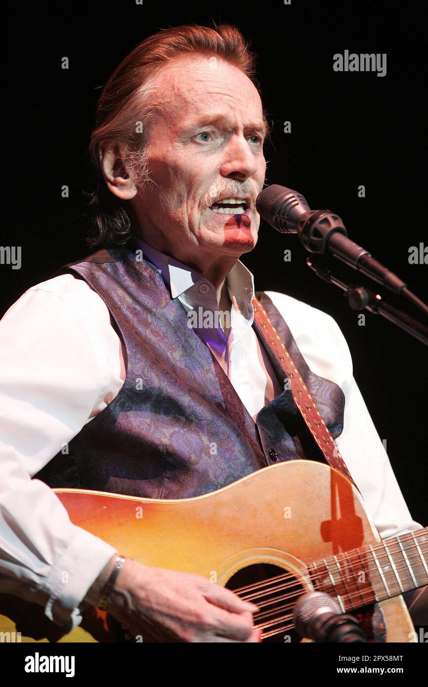 Gordon lightfoot hi-res stock photography and images - Alamy