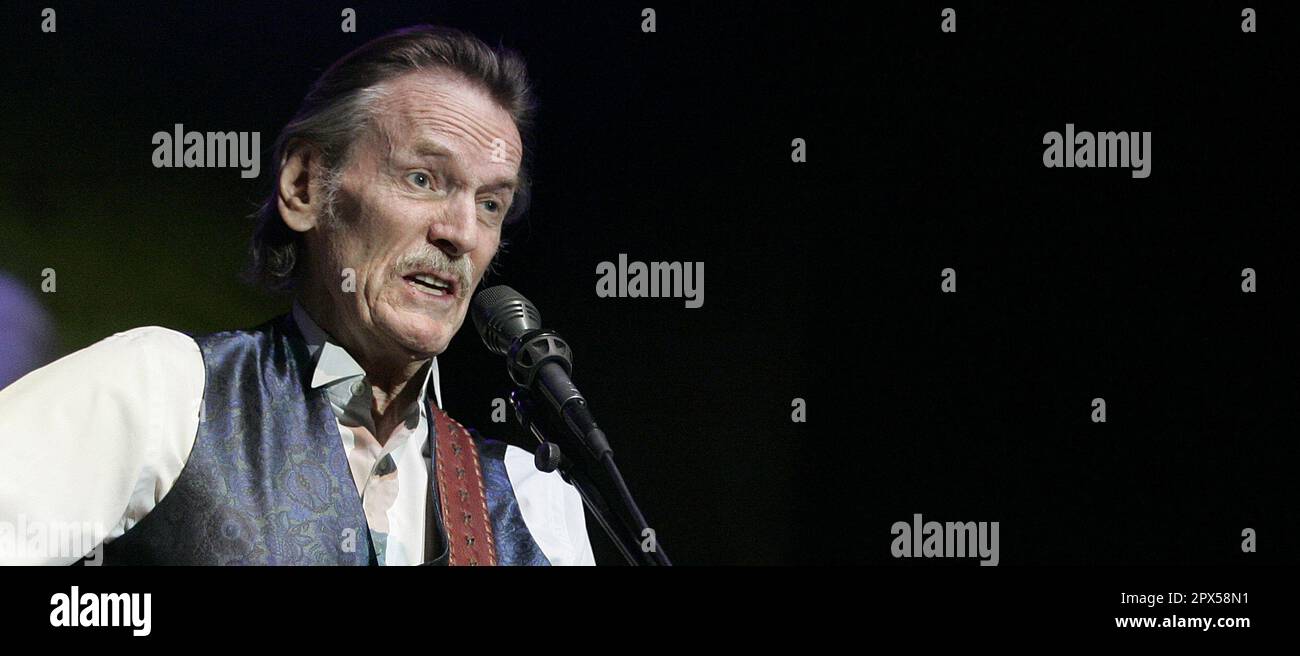 Gordon lightfoot singer hi-res stock photography and images - Alamy