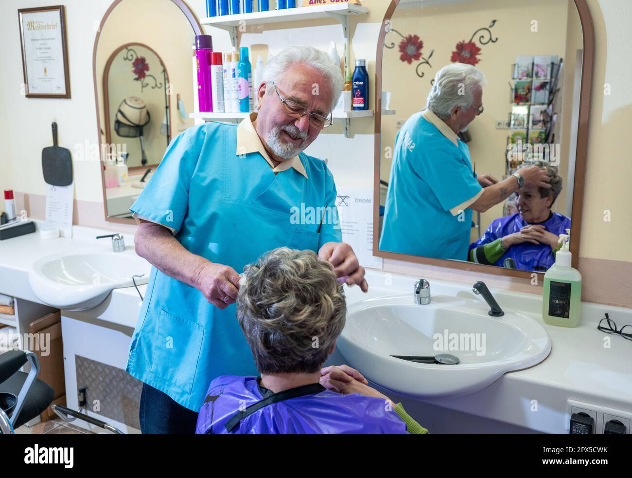 PRODUCTION - 25 April 2023, Saxony-Anhalt, Wolferstedt: Master ...