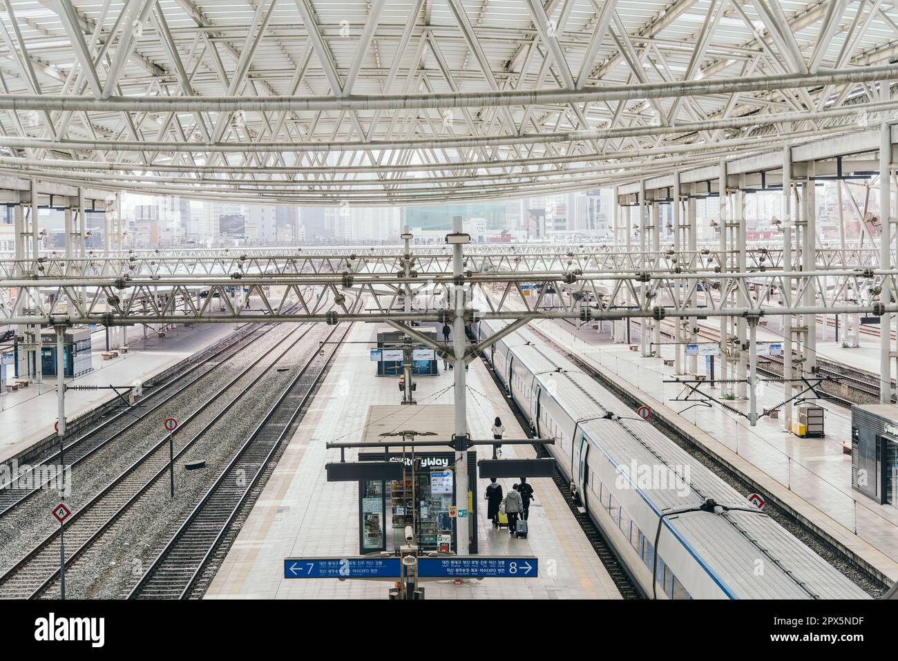 Seoul KTX Train station terminal structure Stock Photo - Alamy