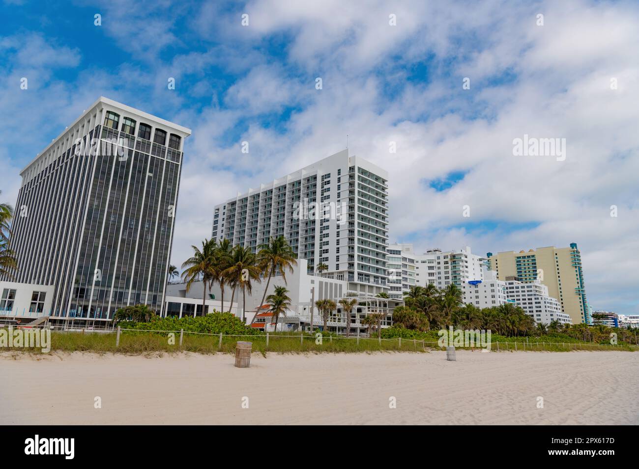 skyscraper architectural building in miami metropolis. skyscraper ...