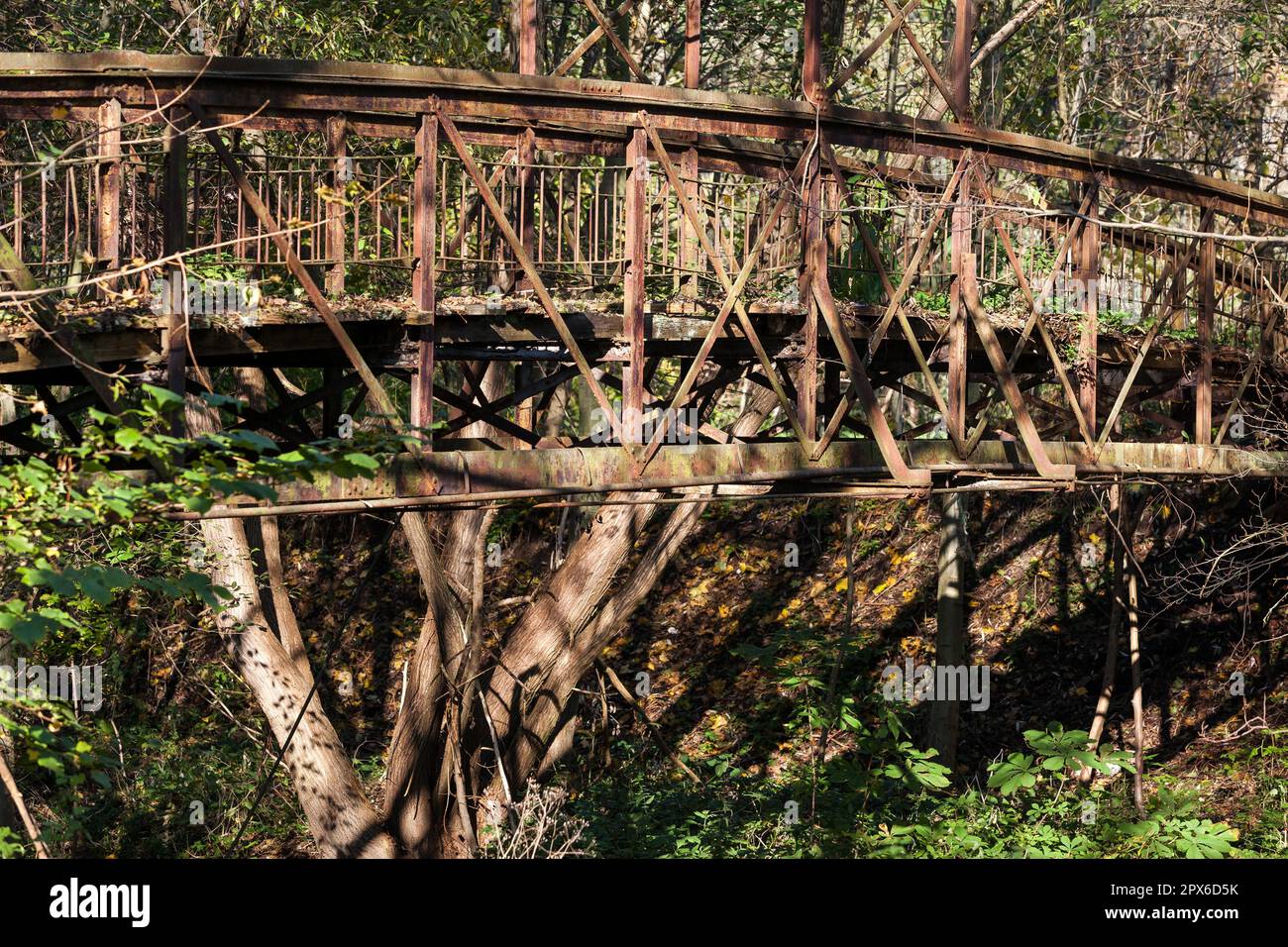 River ice old bridge hi-res stock photography and images - Alamy