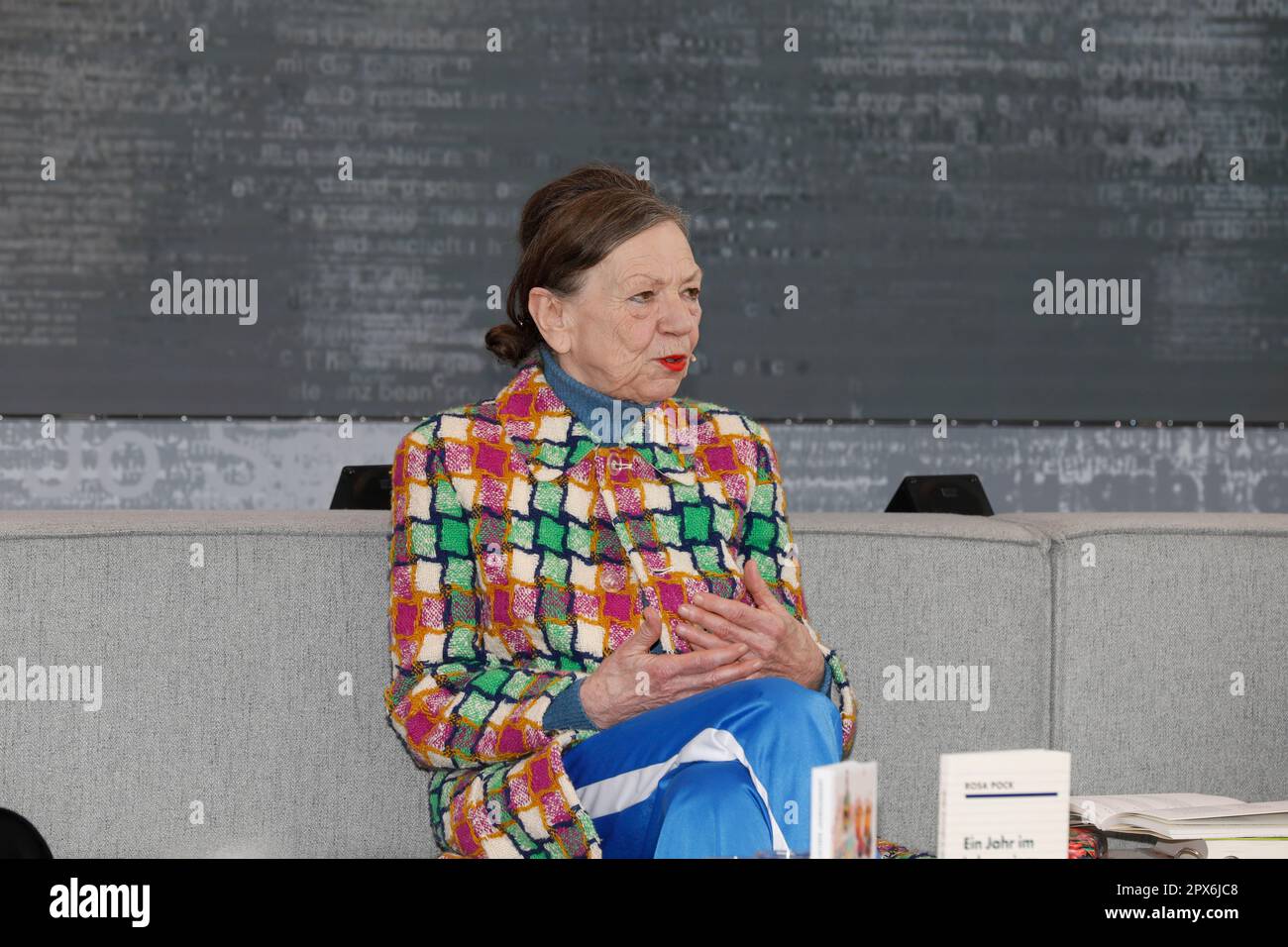 Rosa Pock beim 3sat Talk: "Österreich" ZDF Bühne - Glashalle auf der ...