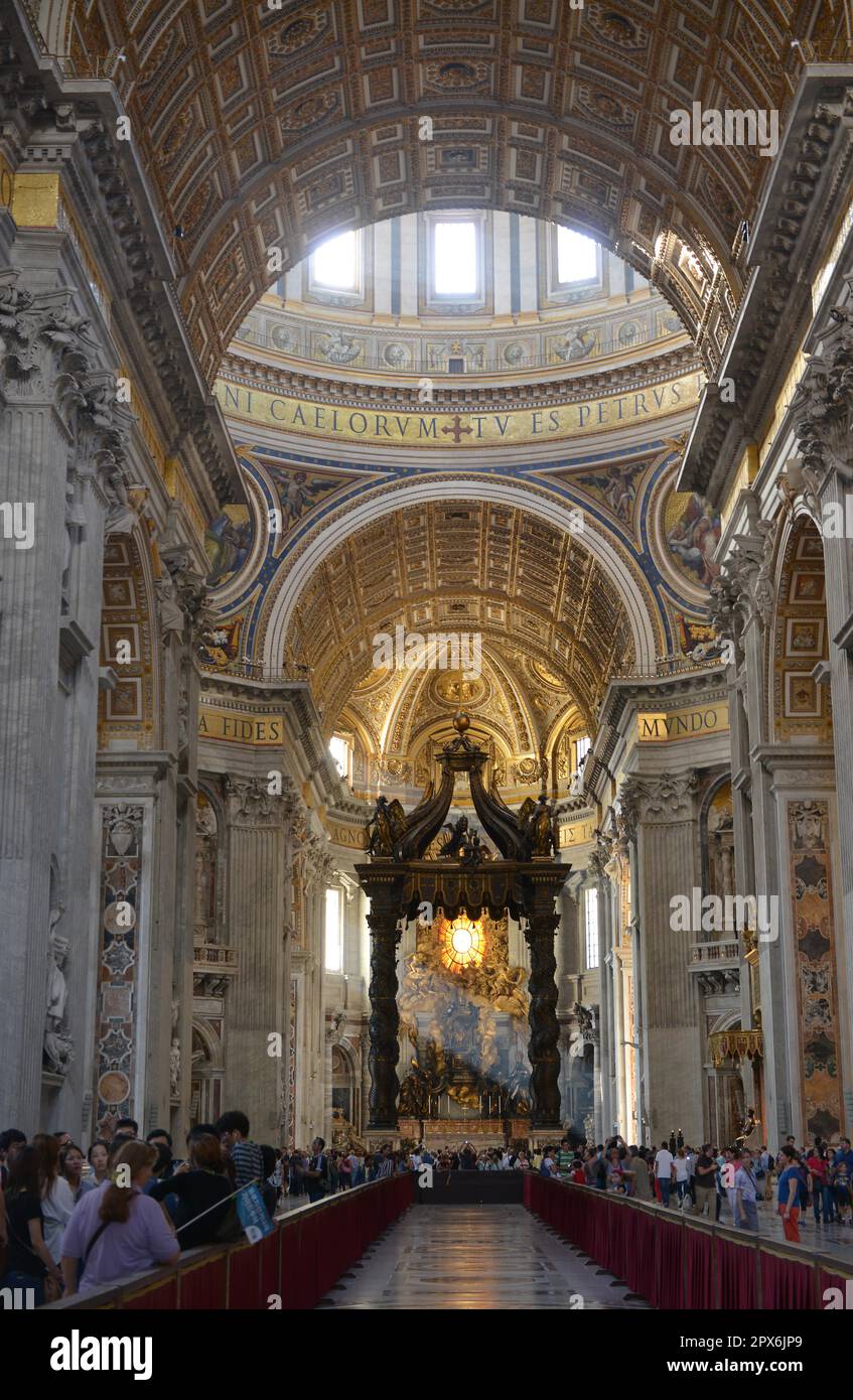 Canopy, Papal Altar, St. Peter's Basilica, Vatican City Stock Photo - Alamy
