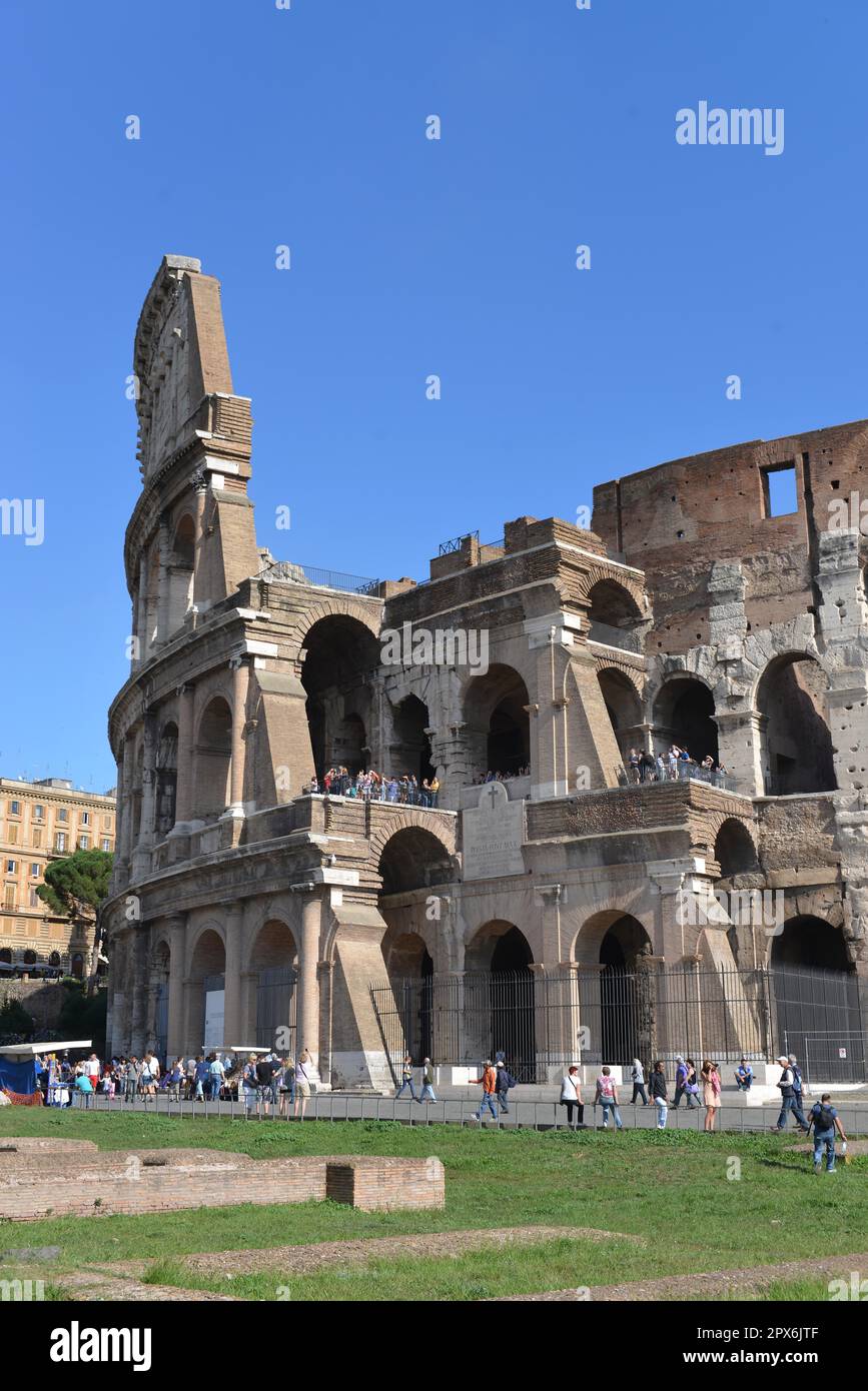 Colosseum, Piazza del Colosseo, Rome, Italy Stock Photo - Alamy