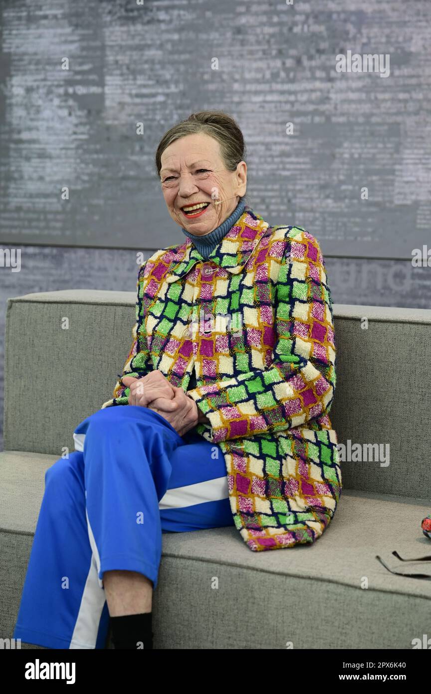 Rosa Pock beim 3sat Talk: "Österreich" ZDF Bühne - Glashalle auf der ...