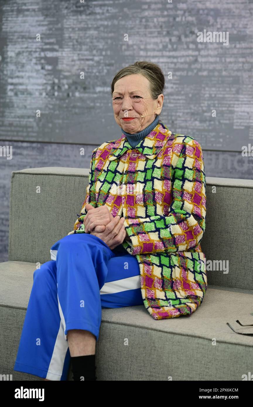 Rosa Pock beim 3sat Talk: "Österreich" ZDF Bühne - Glashalle auf der ...