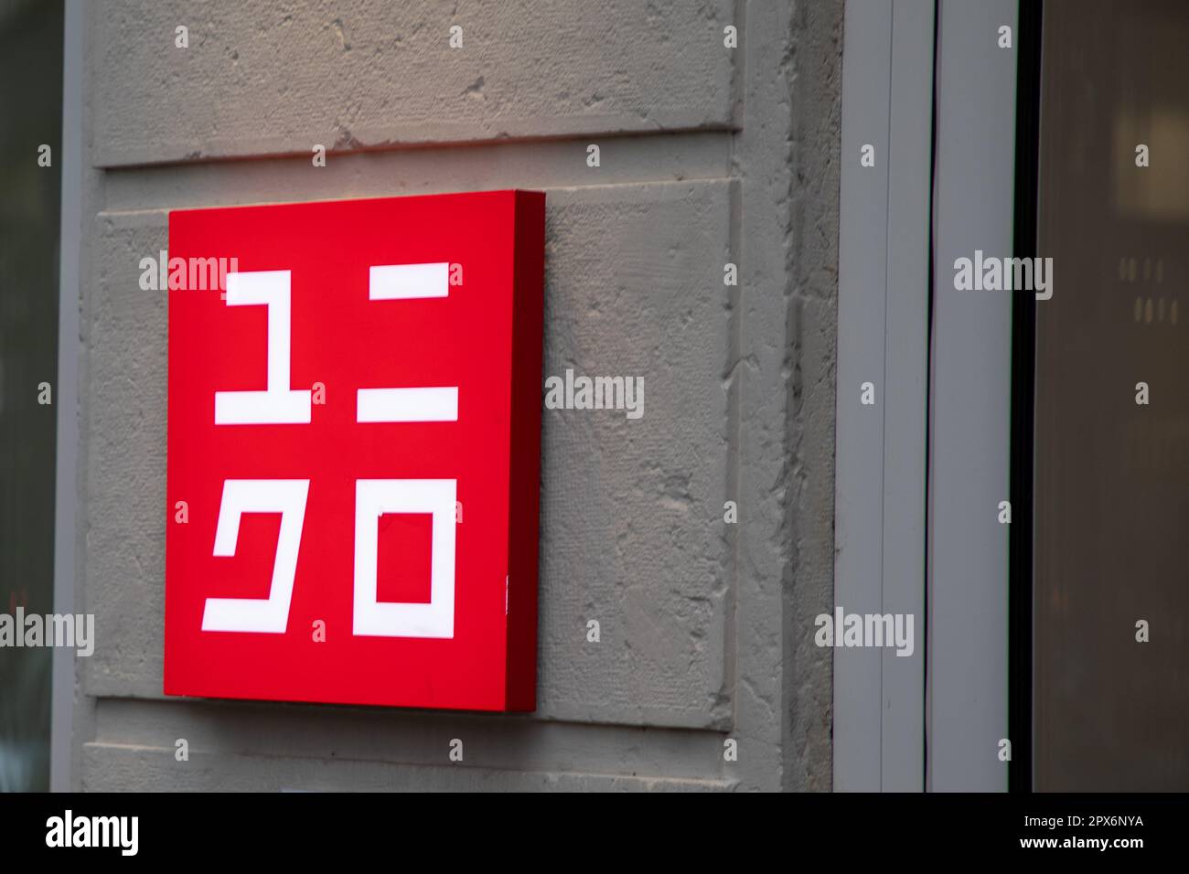 Uniqlo storefront hi-res stock photography and images - Alamy