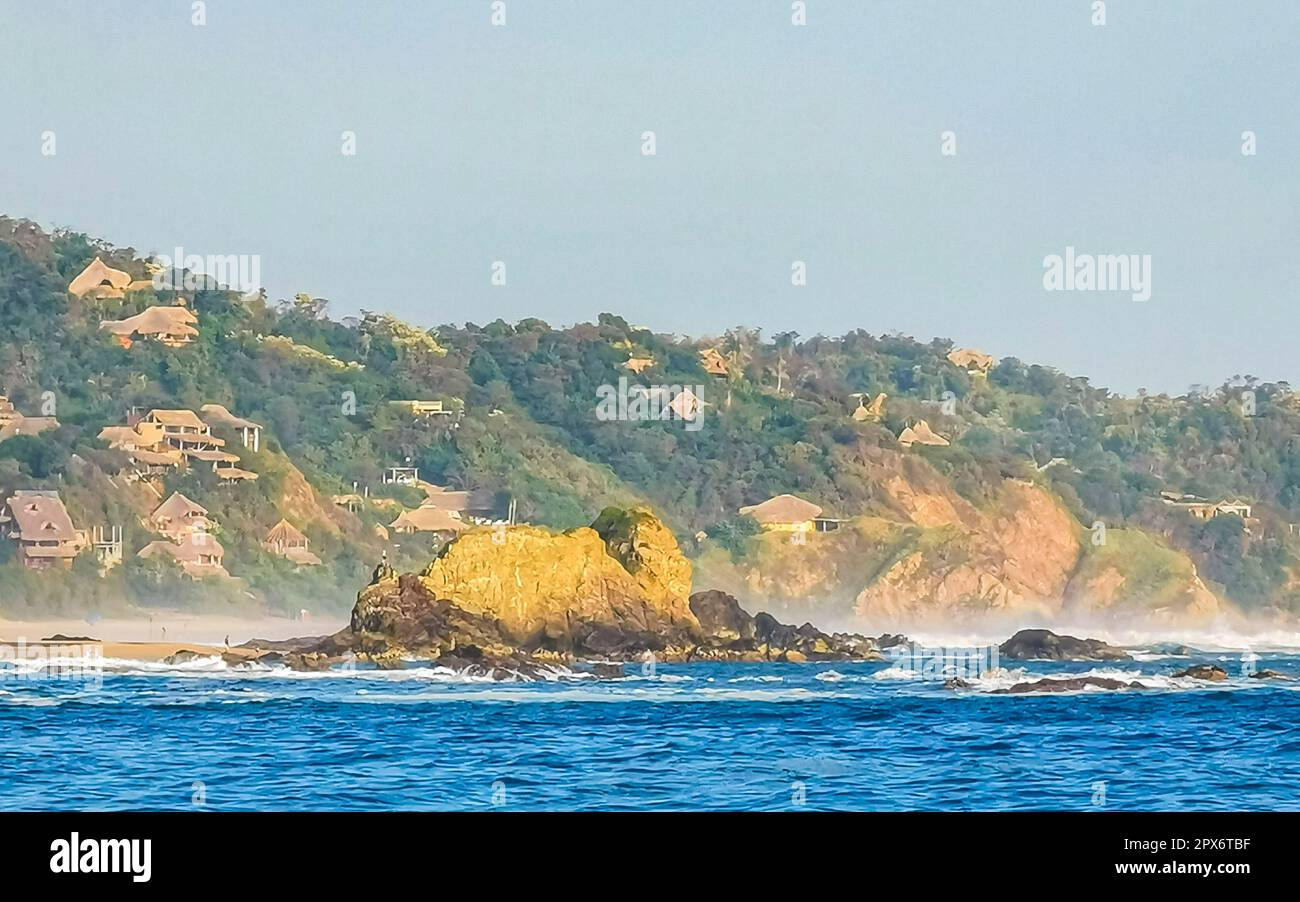 Mazunte beach cliff oaxaca mexico hi-res stock photography and images ...