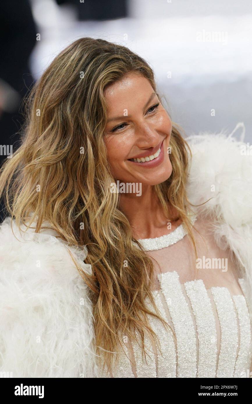 New York, NY, USA. 1st May, 2023. Gisele Bundchen at arrivals for Karl Lagerfeld: A Line of ...