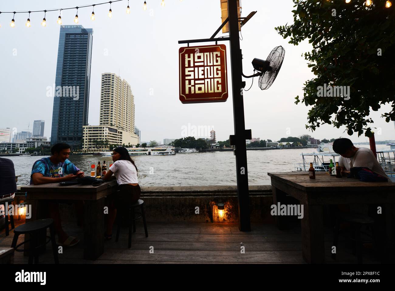 The Hong Sieng Kong restaurant and bar in Bangkok, Thailand Stock Photo ...