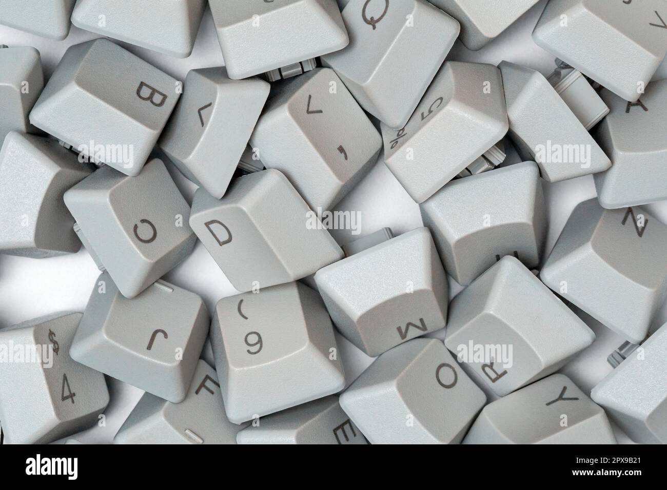 Pile of old keyboard keys hi-res stock photography and images - Alamy