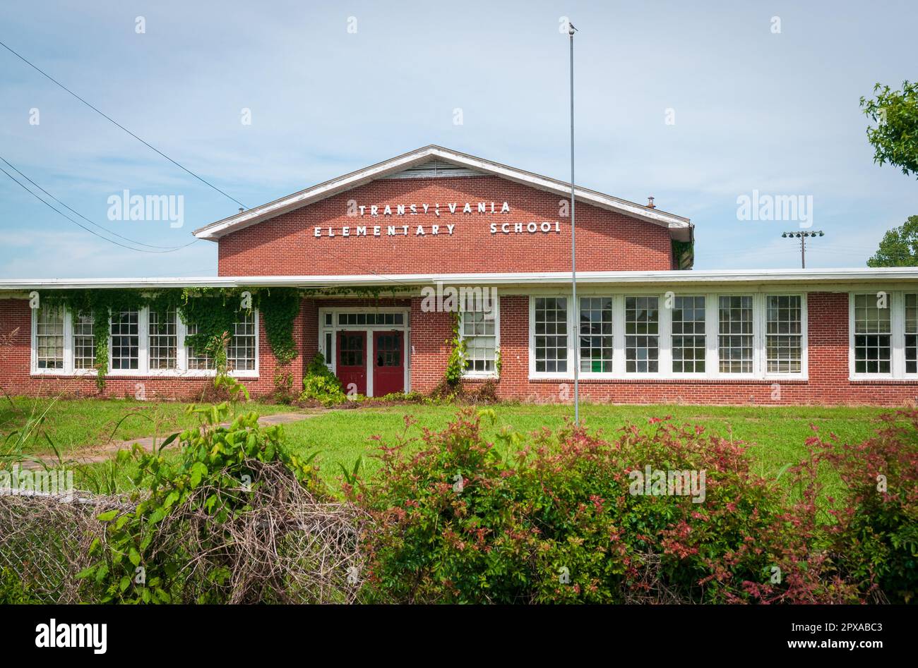 Elementary school playground usa hi-res stock photography and images ...