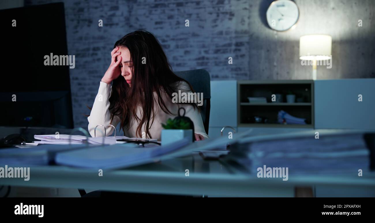 Accountant woman hi-res stock photography and images - Alamy