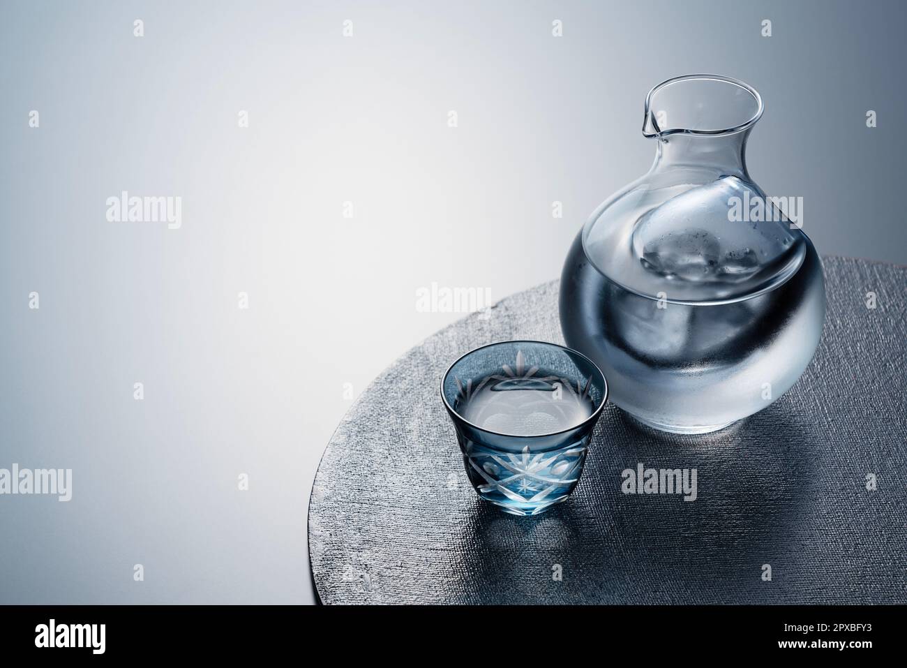 Japanese style cut glass hi-res stock photography and images - Alamy