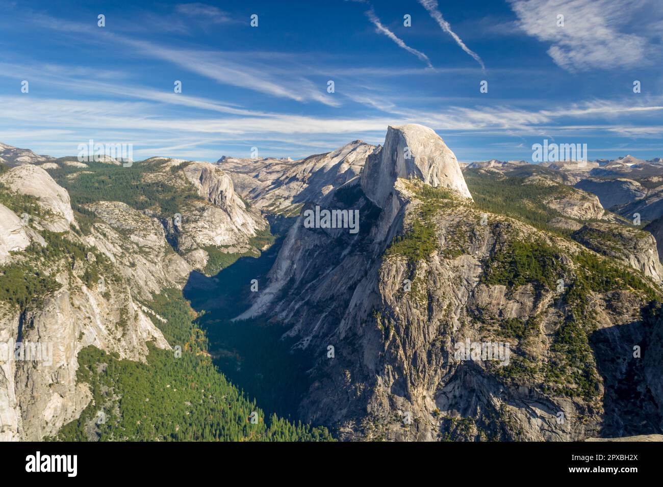 Half Dome, granite rock and mountain at the eastern end of Yosemite ...