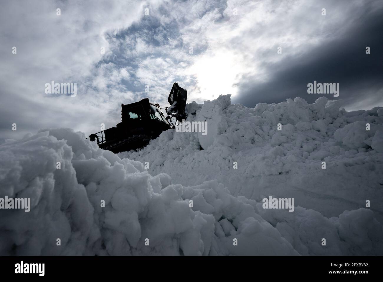 Pec Pod Snezkou, Czech Republic. 02nd May, 2023. A snowcat of Meadow ...