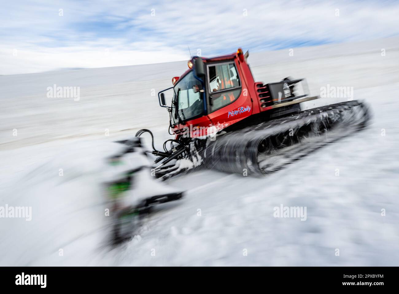 Pec Pod Snezkou, Czech Republic. 02nd May, 2023. A snowcat of Meadow ...