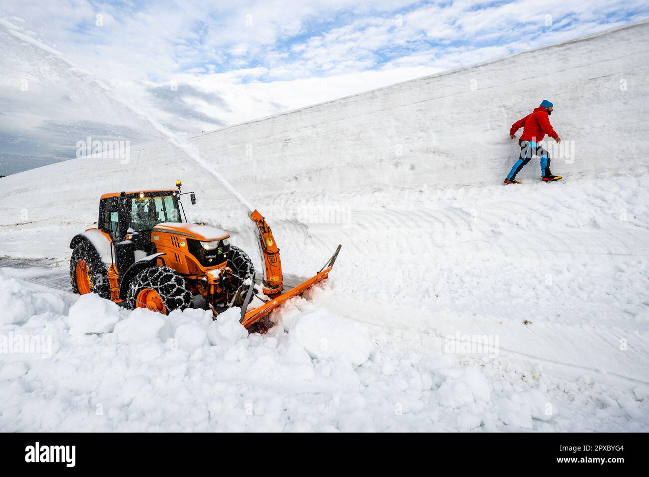 A snow blower of the technical services of the town of Pec pod Snezkou ...