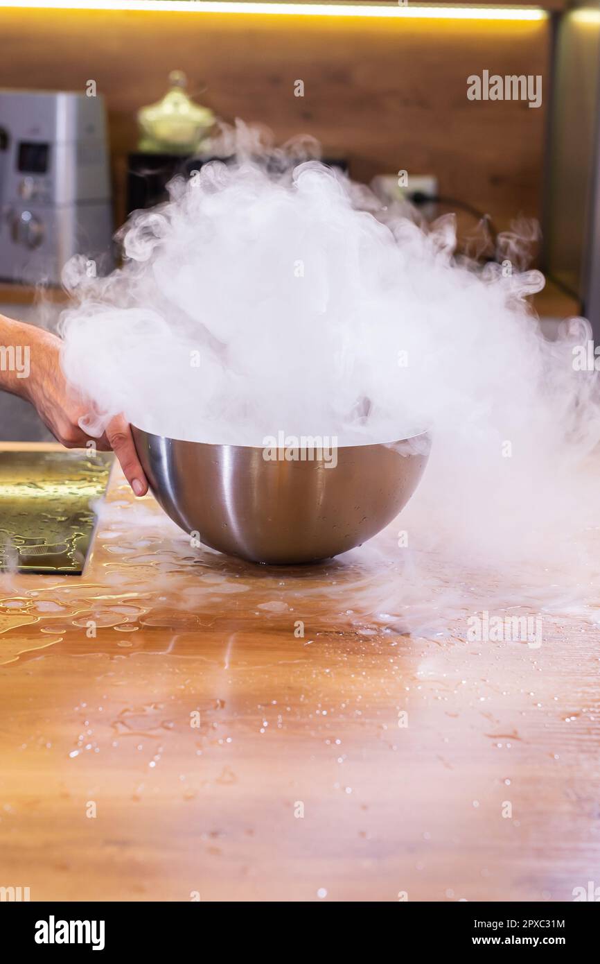 Martini drink dry ice smoke hi-res stock photography and images - Alamy