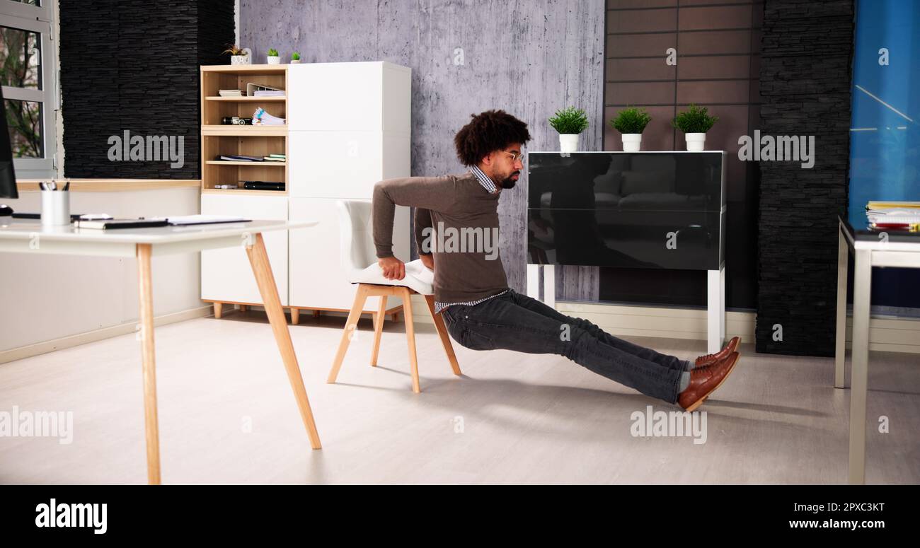 Tricep dips exercise hi-res stock photography and images - Alamy