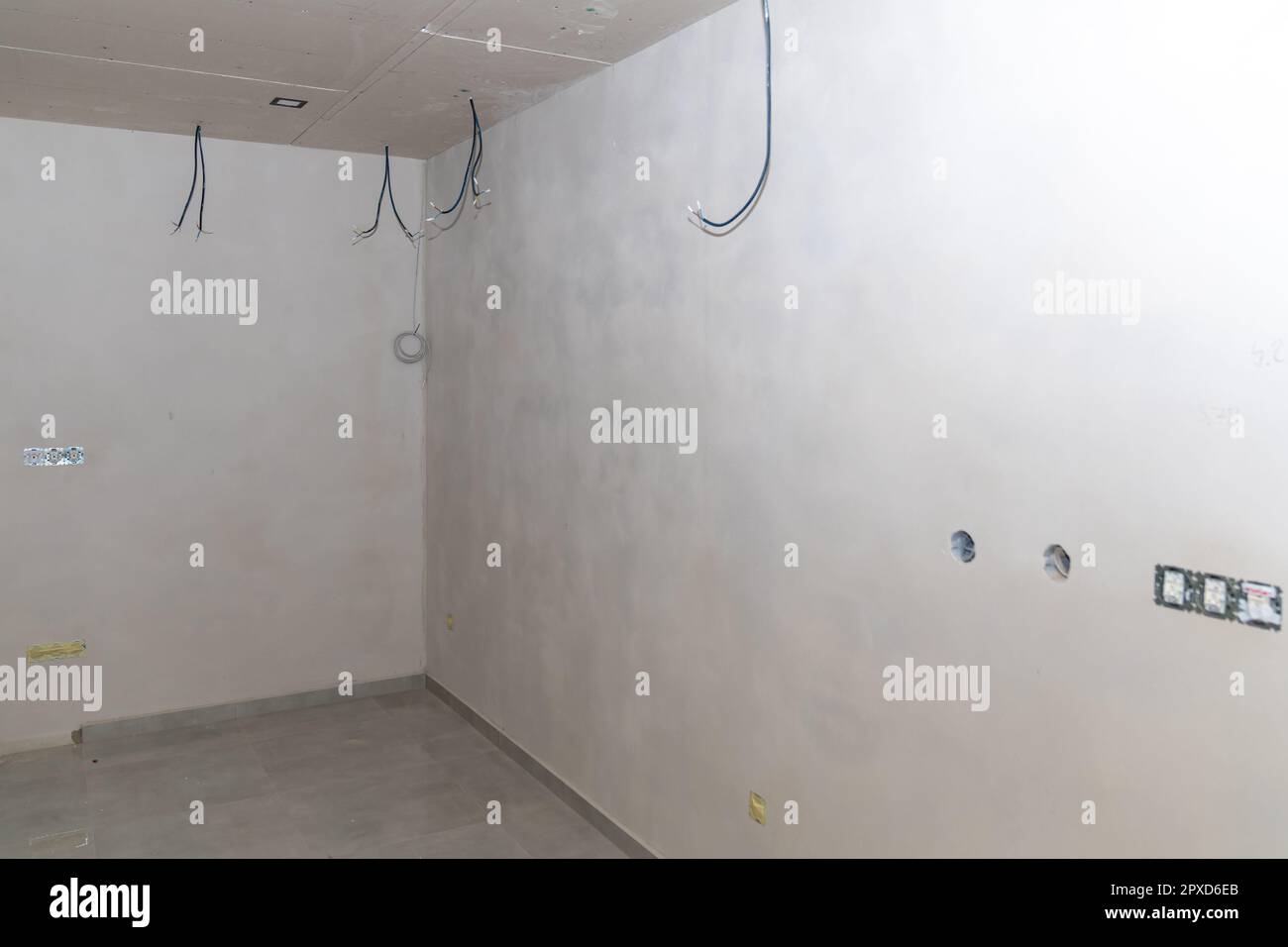 New room electrical wiring work hi-res stock photography and images - Alamy