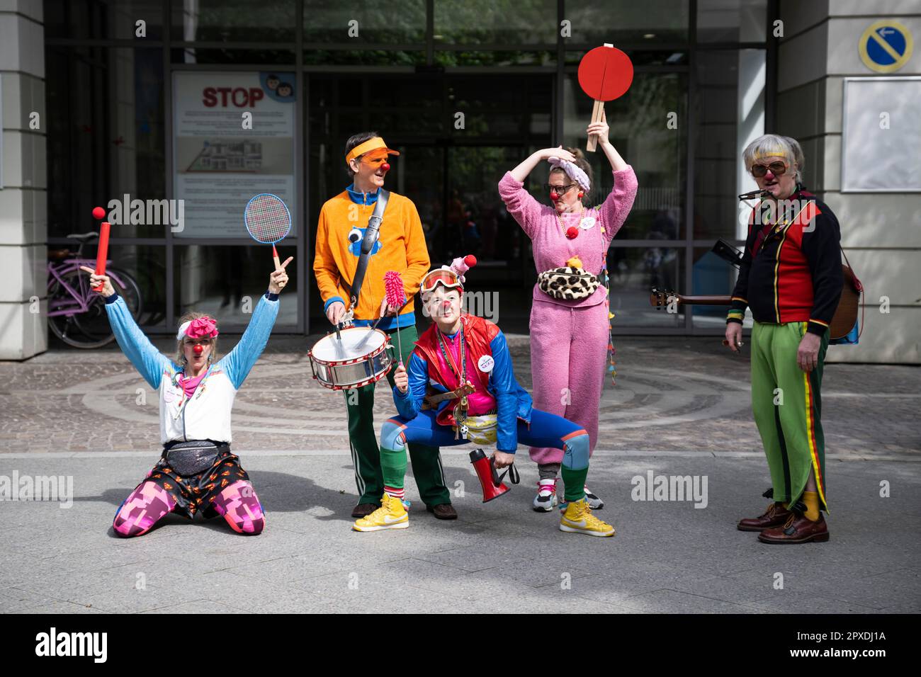 Berlin, Germany. 02nd May, 2023. The Red Nose Clowns Perdita Poppers (l ...