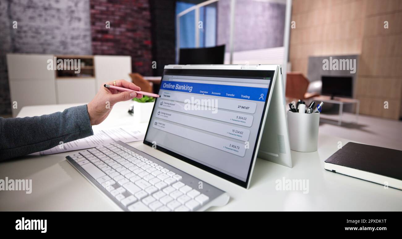 Bank statements computer screen hi-res stock photography and images - Alamy