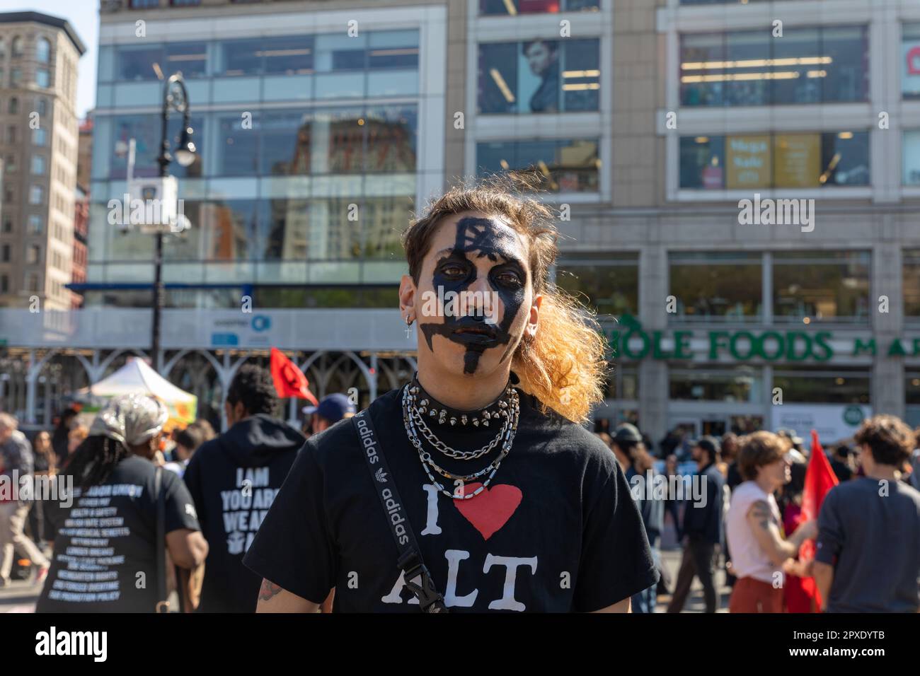 The people celebrating the Earth Day Rave Revolution in Union Square ...
