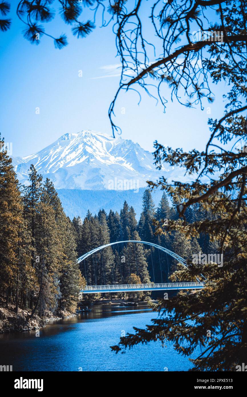 A stunning shot of the Wagon Creek pedestrian bridge in Siskia County ...