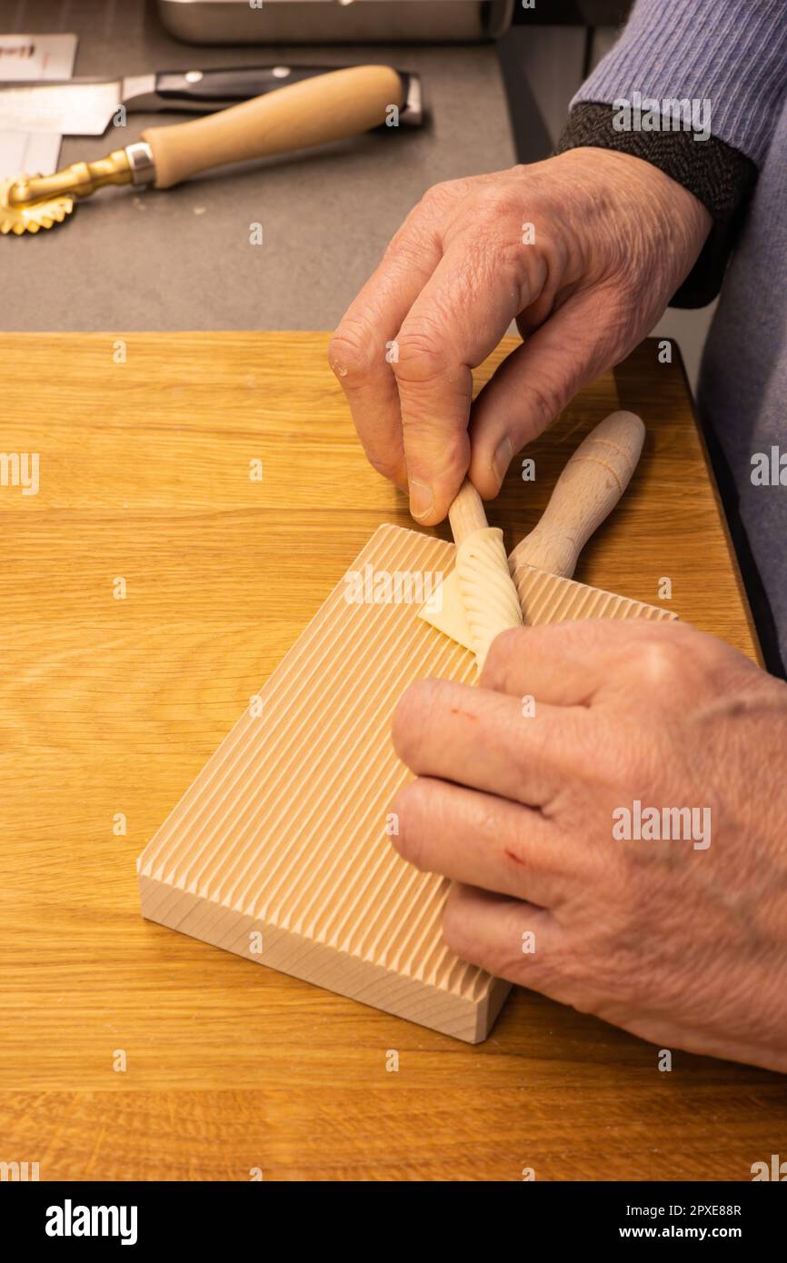 Production of homemade pasta - italian noodles (Tortiglioni) in diy ...