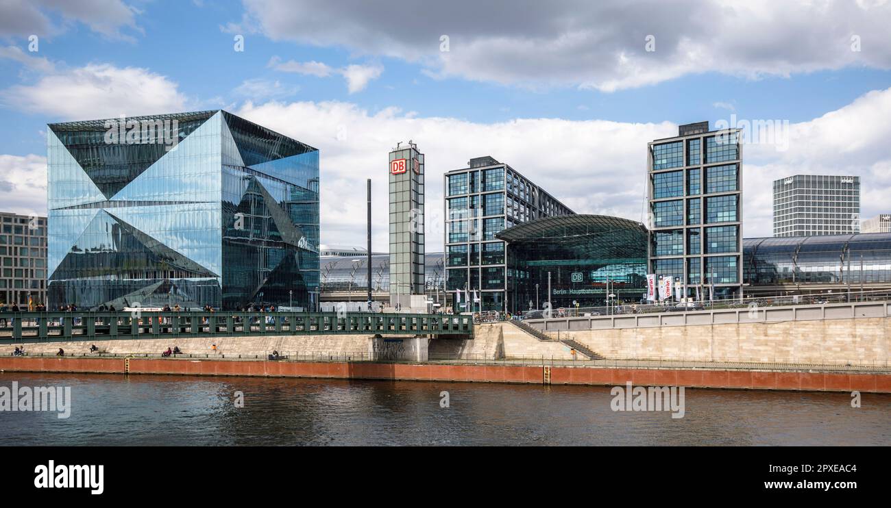 the Cube Berlin, cube-shaped office building on Washington square and ...