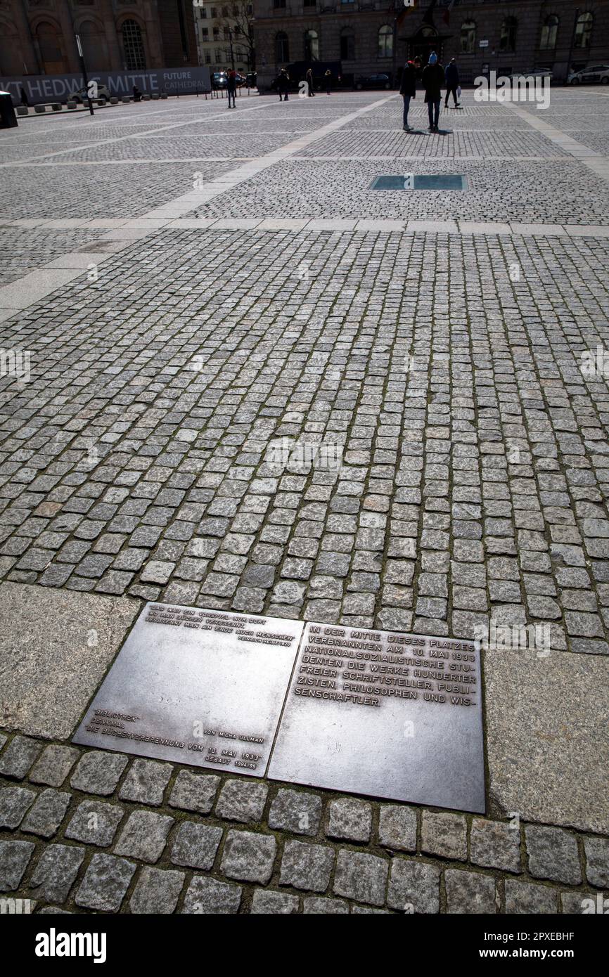 Burning books nazi germany hi-res stock photography and images - Alamy