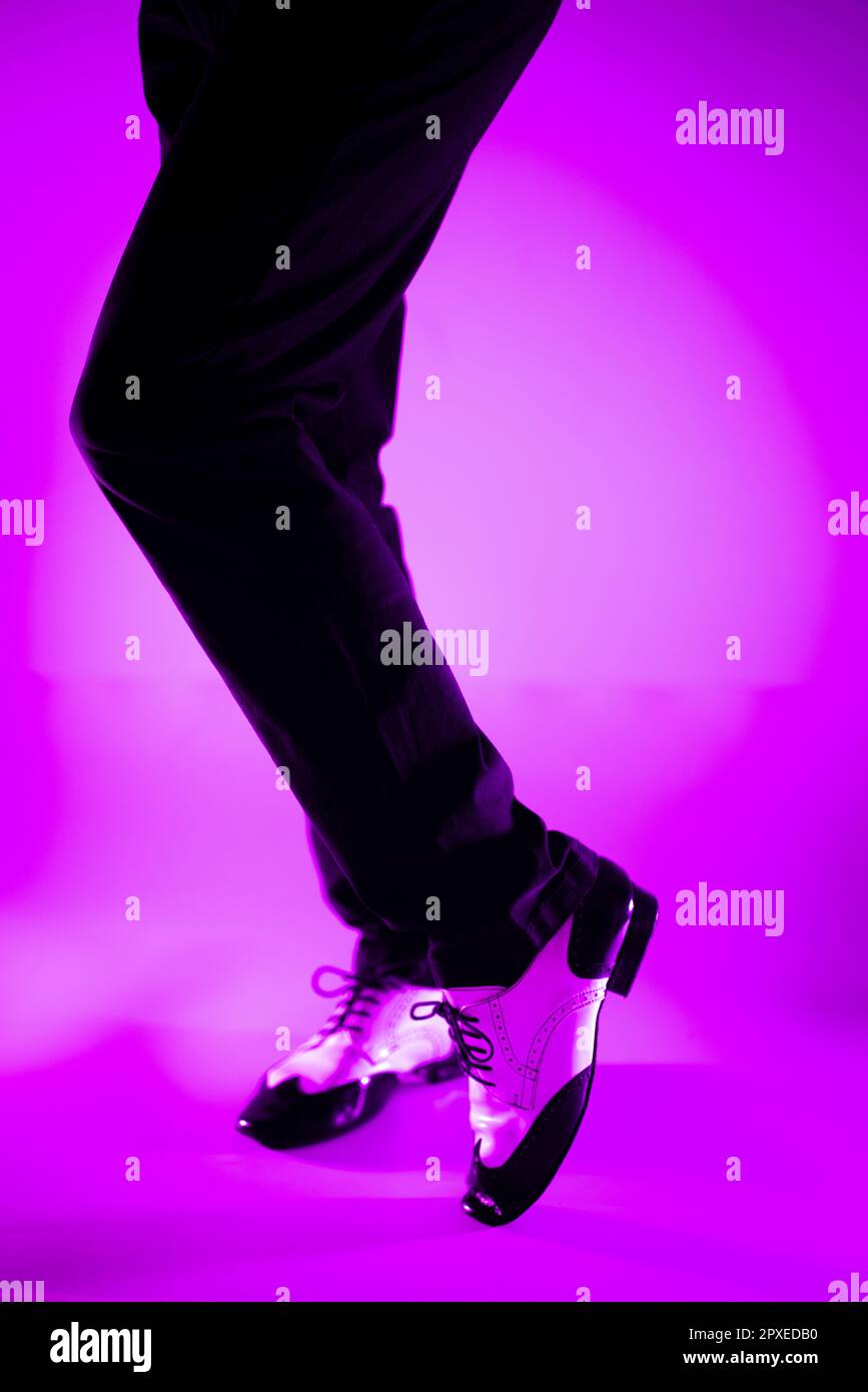 Men tap dancing show hi-res stock photography and images - Alamy