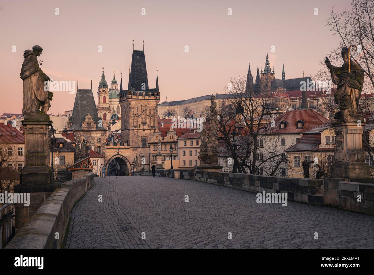 The famous Charles Bridge in Prague, Czech Republic Stock Photo - Alamy