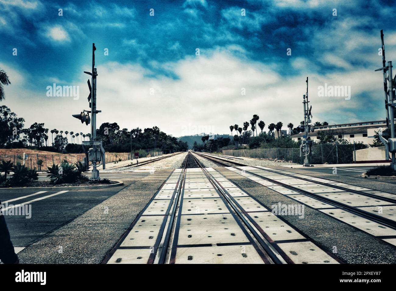 Two parallel train tracks hi-res stock photography and images - Alamy