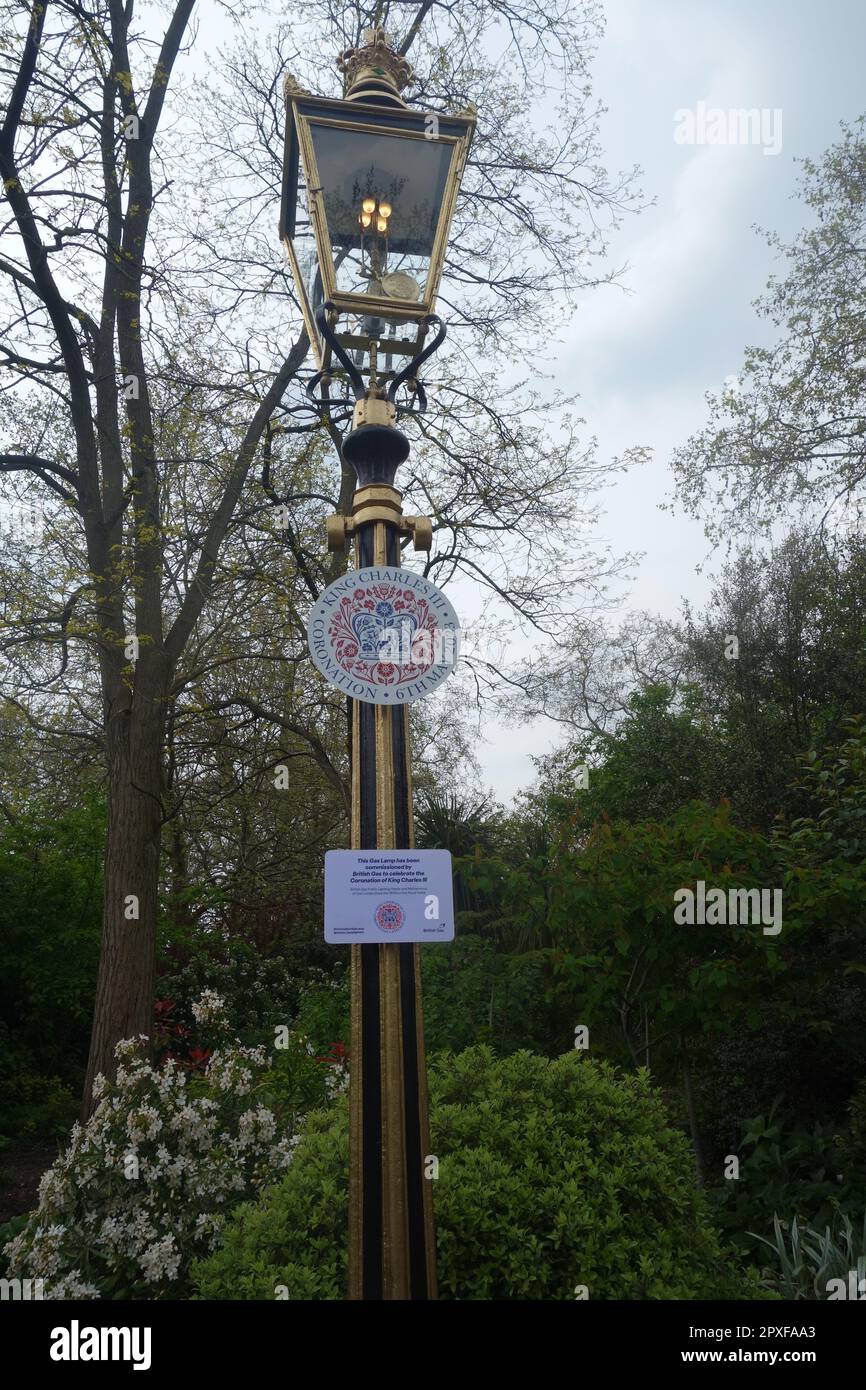 Gas lamp victorian london hi-res stock photography and images - Alamy
