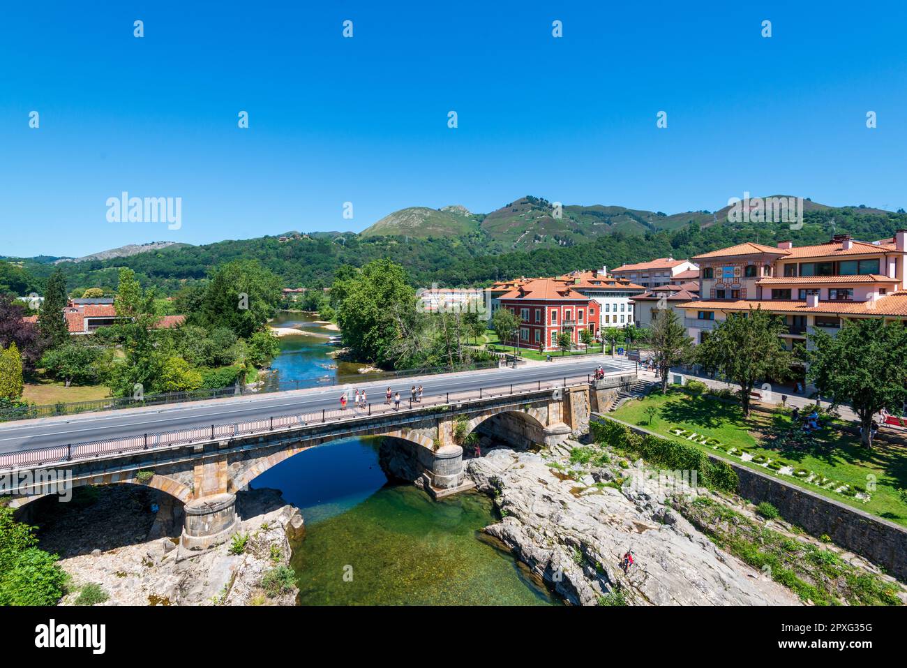 Flowing village hi-res stock photography and images - Alamy