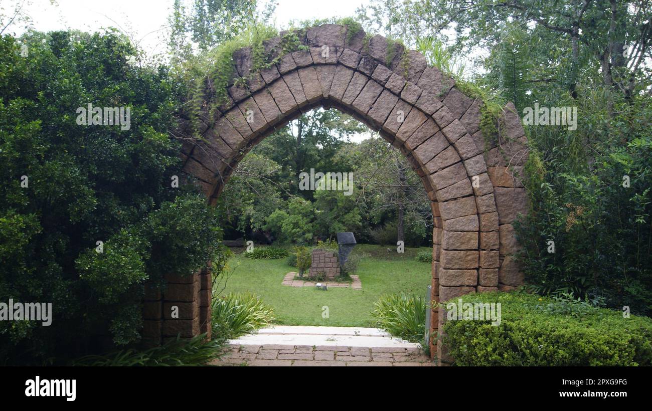 Garden portal hi-res stock photography and images - Alamy